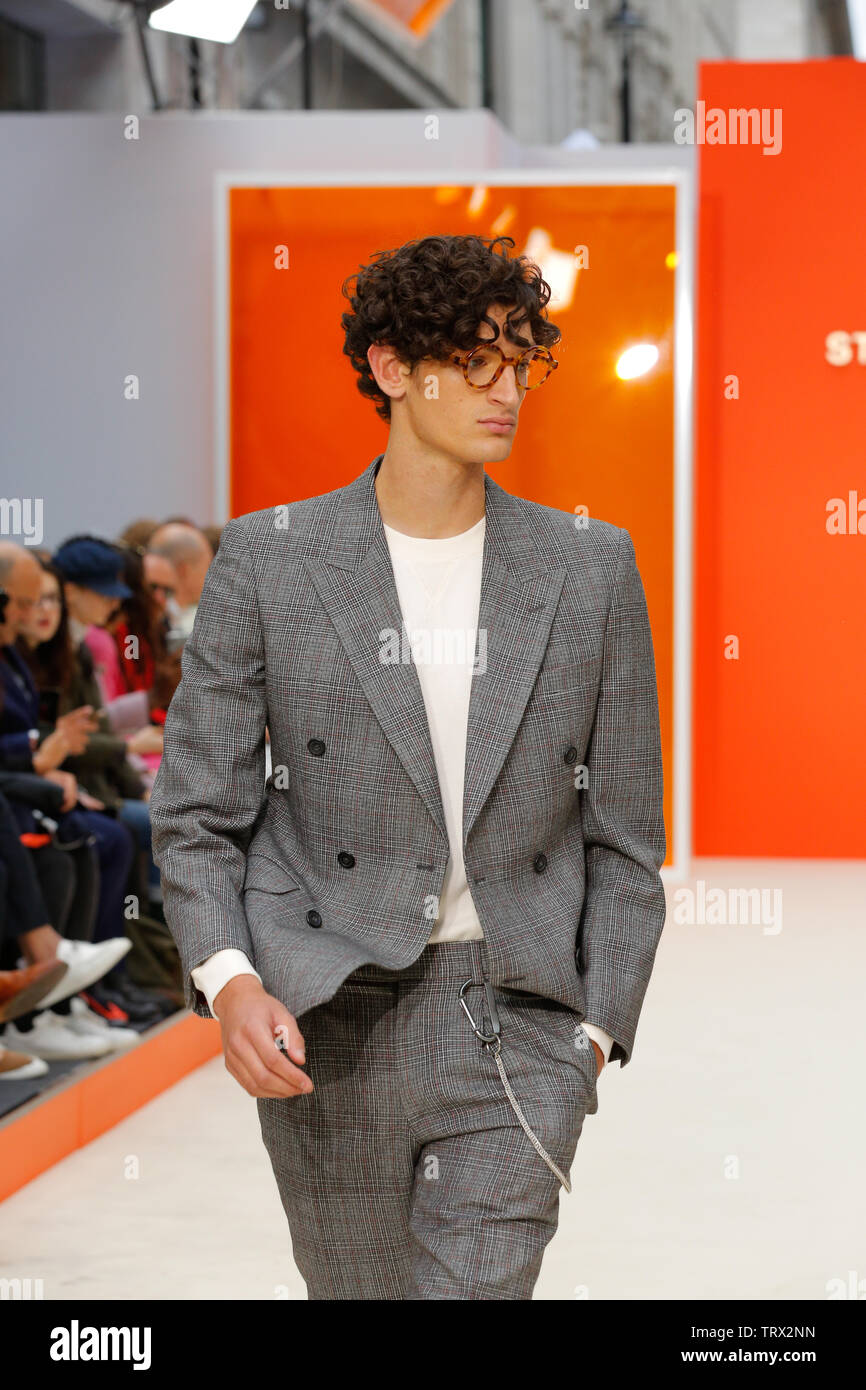 ST.JAMES'S Menswear SS20 CATWALK show during London Fashion Week Men's ...