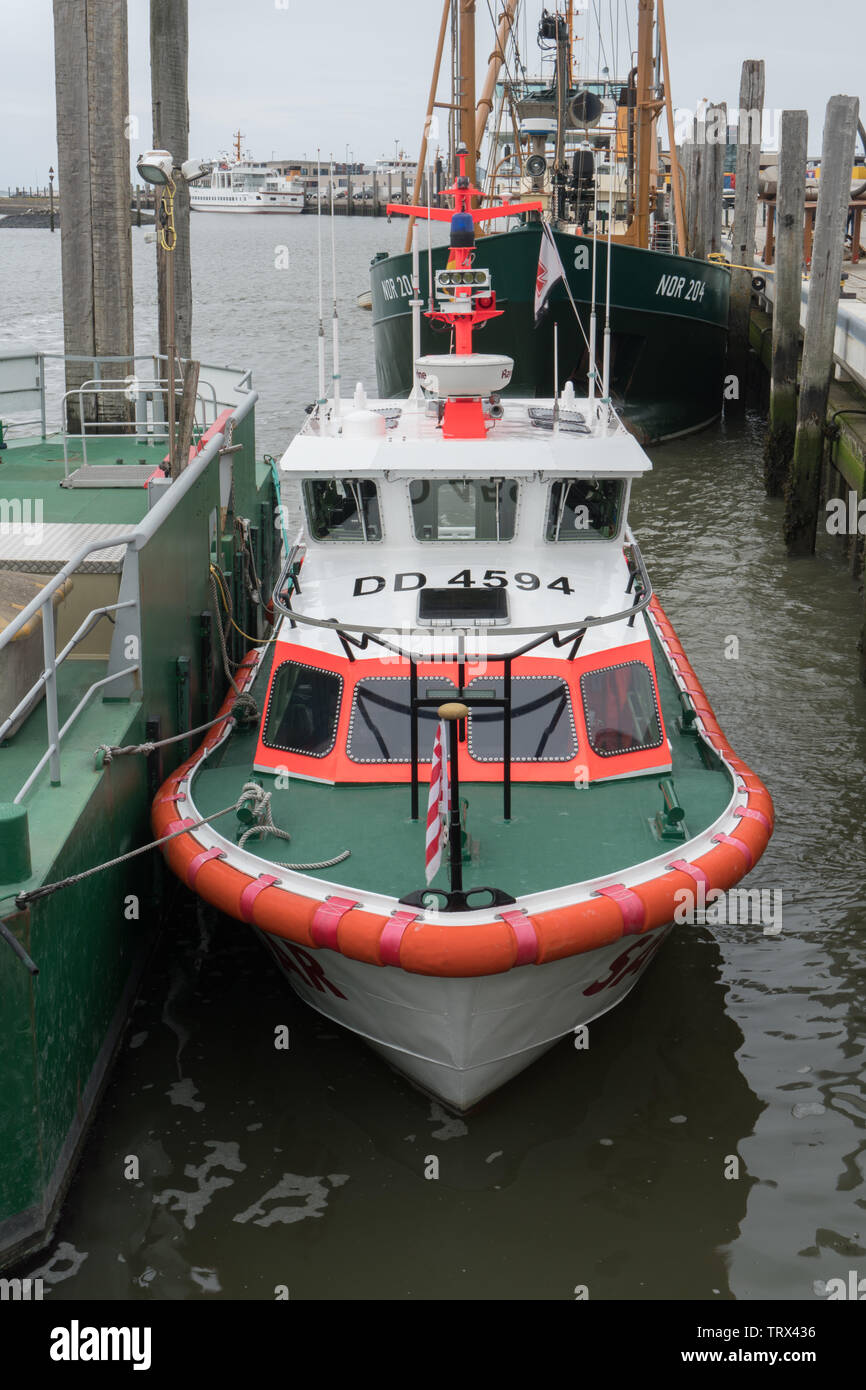 Lower lifeboat hi-res stock photography and images - Alamy