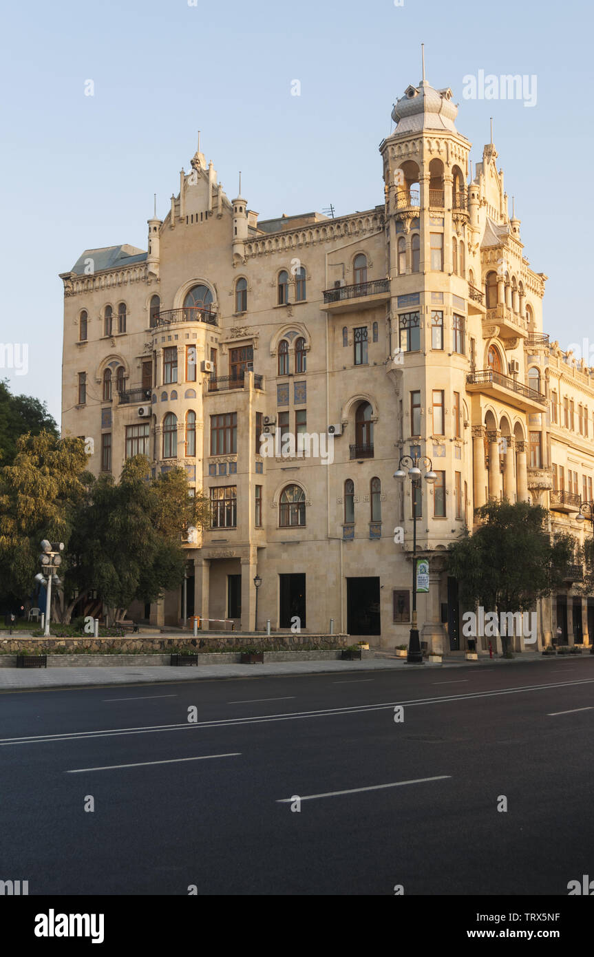Street scene baku azerbaijan central hi-res stock photography and ...