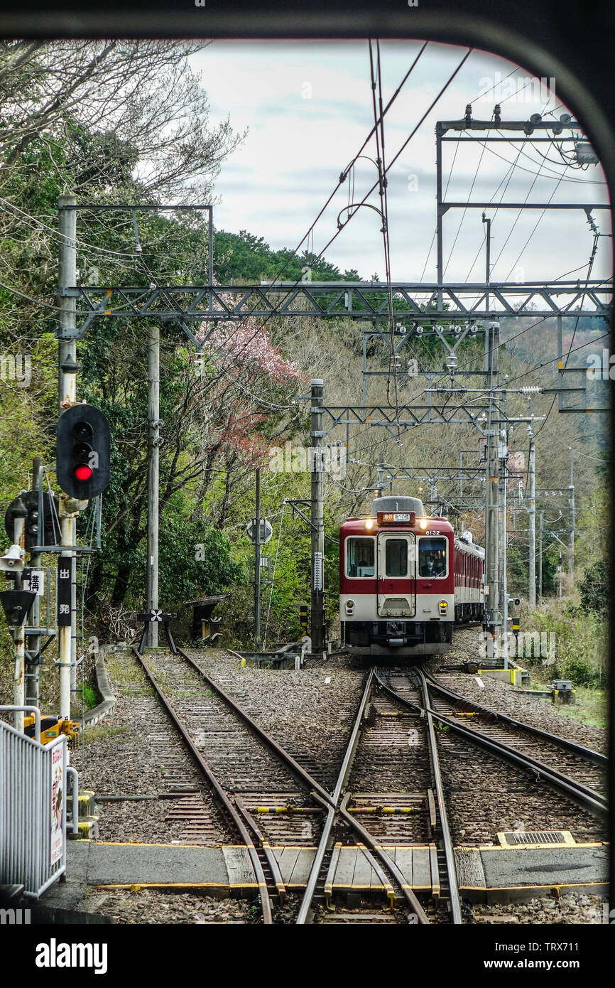 Jr shibuya station subway train hi-res stock photography and images - Alamy