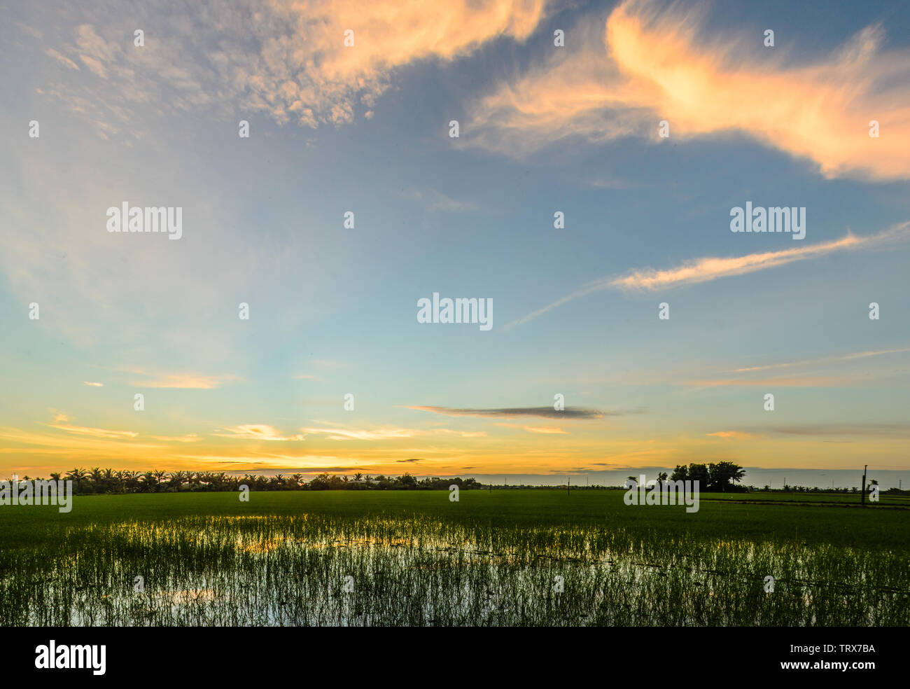 6 pm sunset hi-res stock photography and images - Alamy