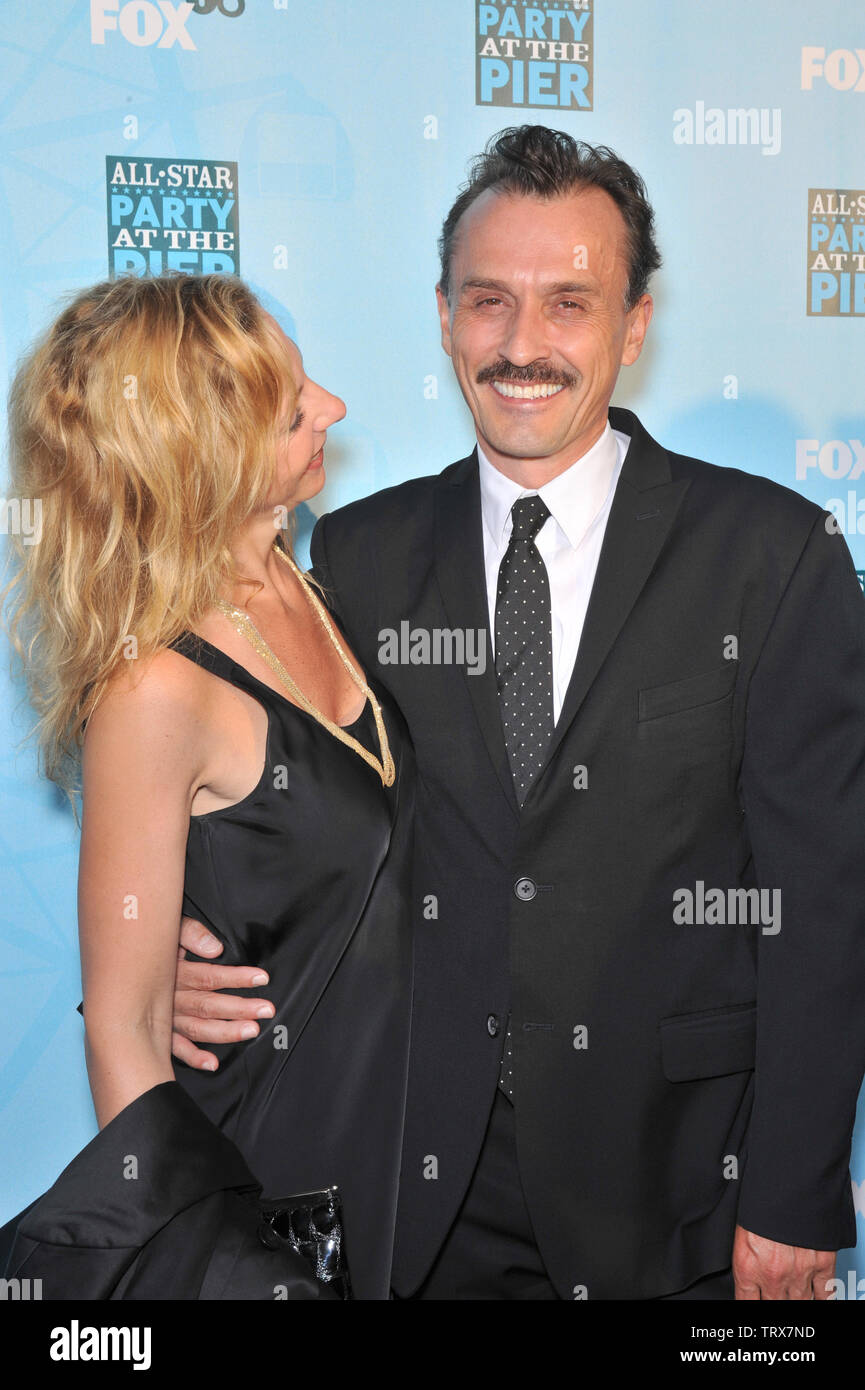 Robert Knepper Wife