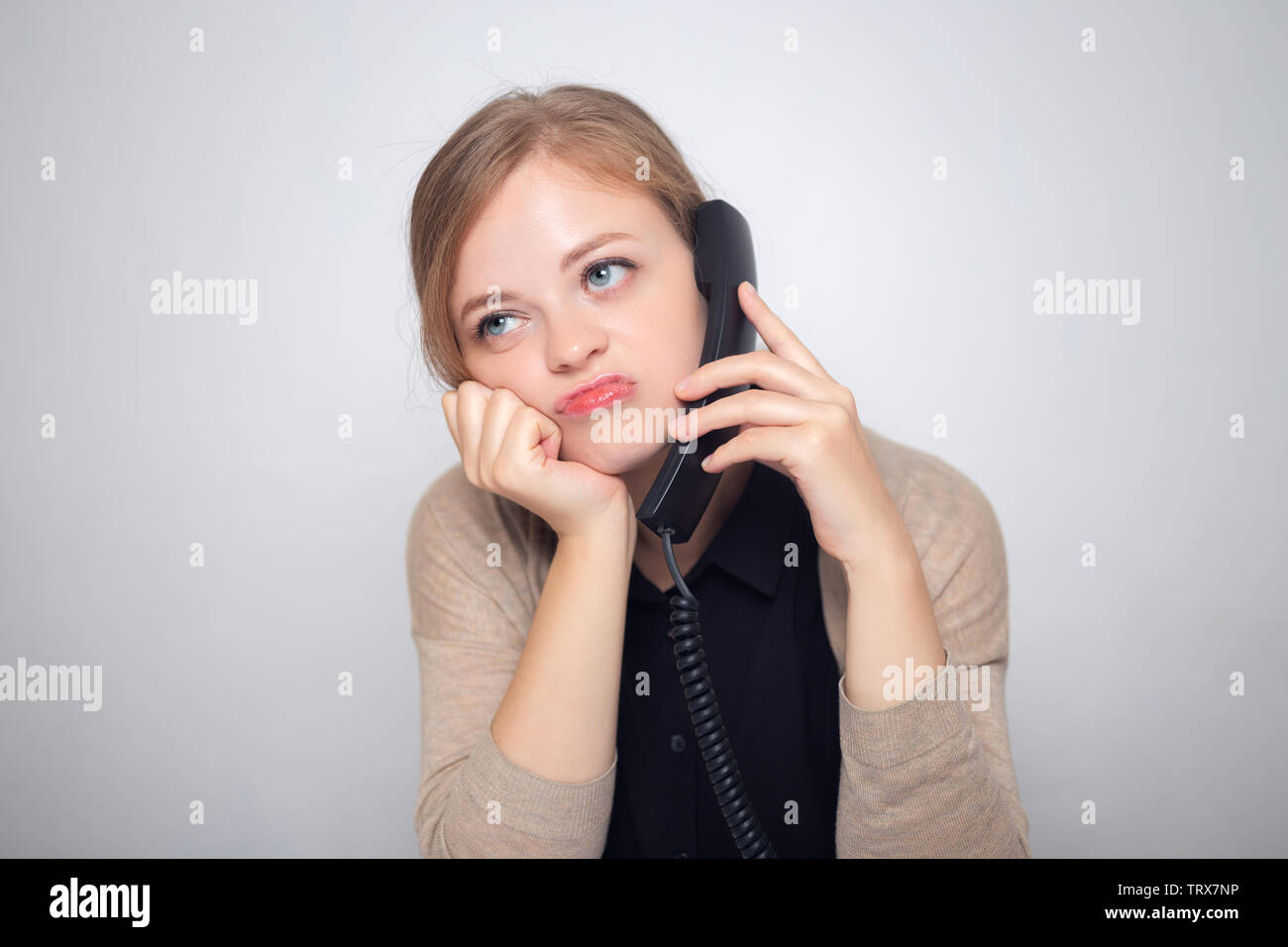 Answer landline phone hi-res stock photography and images - Alamy
