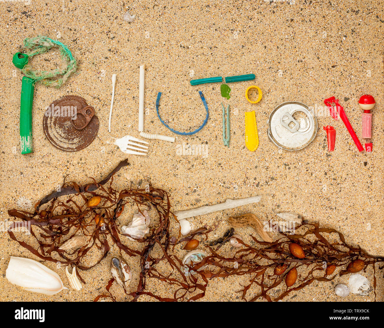 Plastic rubbish from beach hi-res stock photography and images - Alamy
