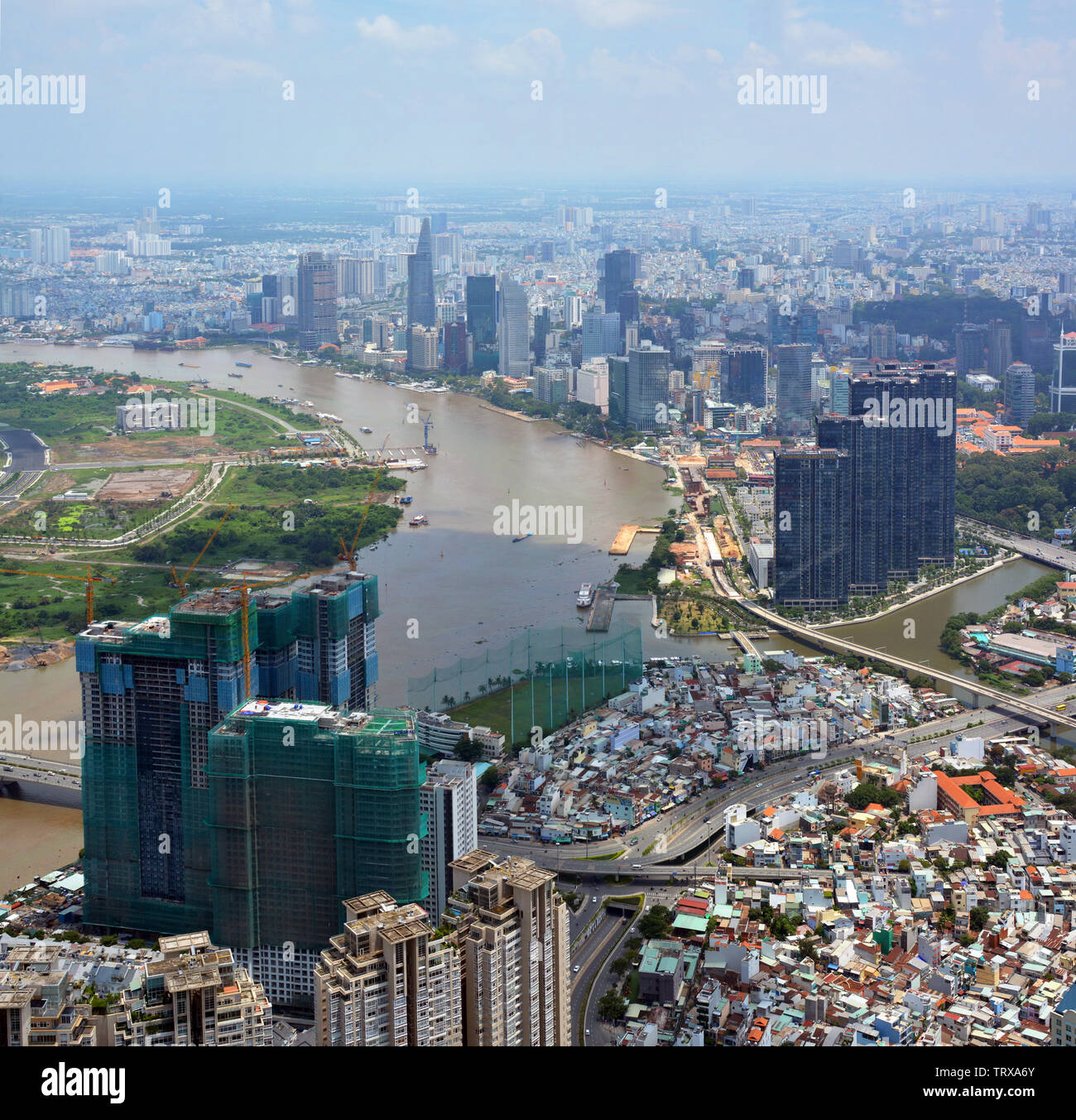 High rise building river panoramic view hi-res stock photography and ...