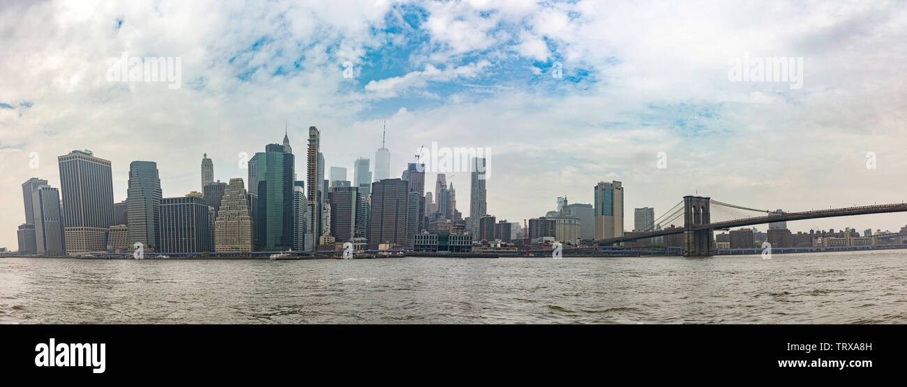 New York city skyline panoramic view. Manhattan skyscrapers panorama ...