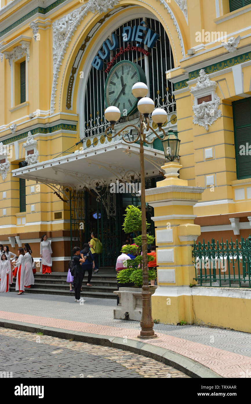 Exterior ho chi minh city post office hi-res stock photography and ...