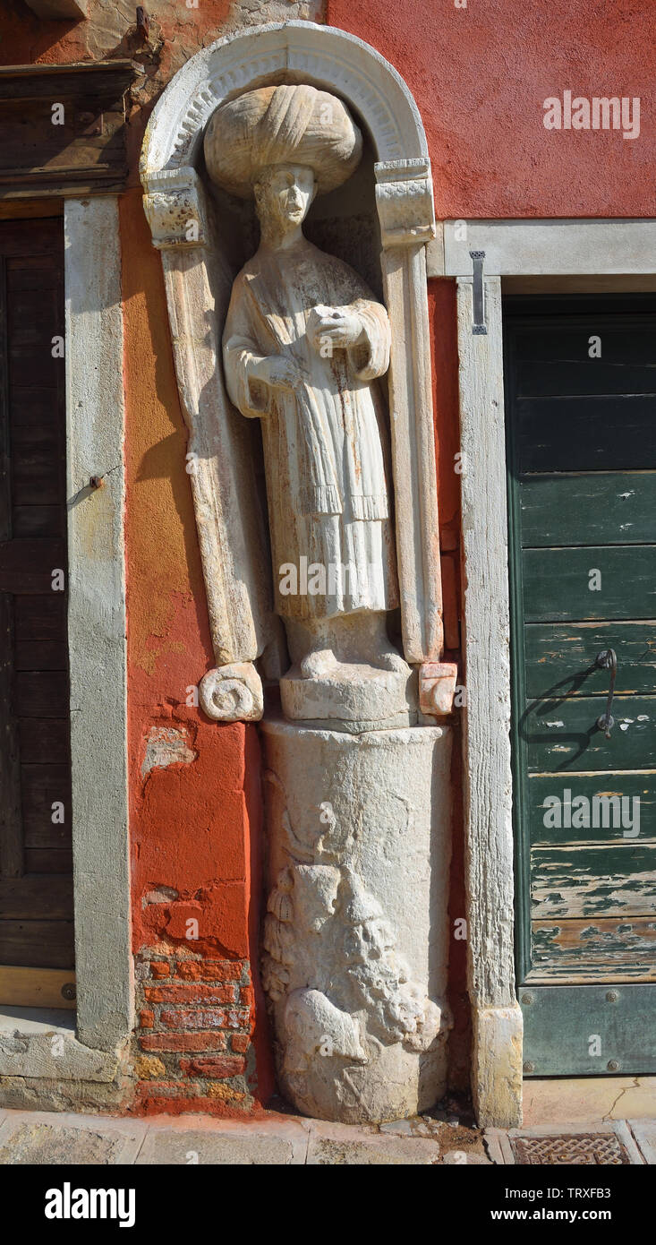 Tintoretto`s Tintoretto house Campo dei Mori Moor statue building ...