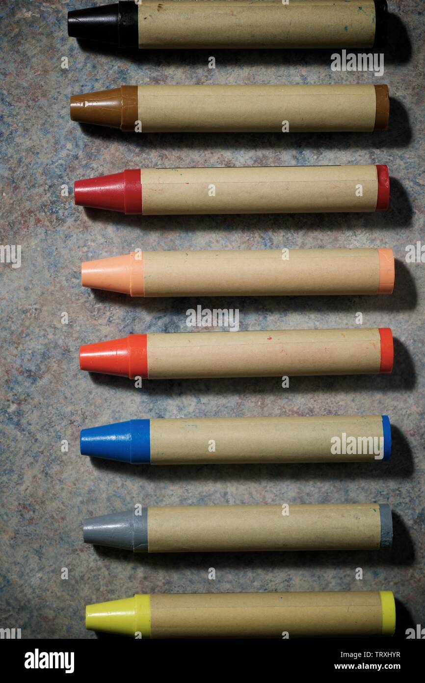 Row of crayons Stock Photo - Alamy