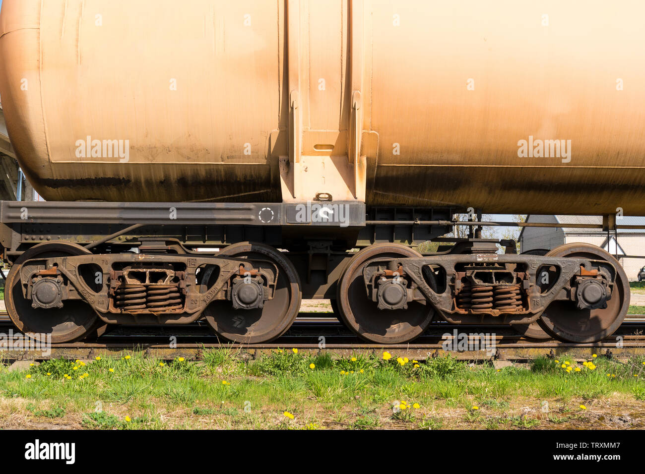 Supply wagon wheels hi-res stock photography and images - Alamy