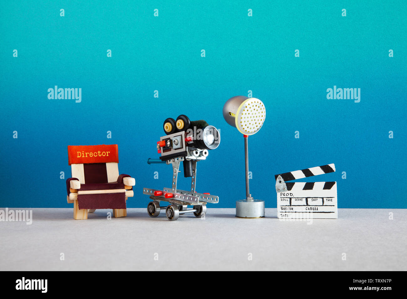 Film lighting directors chair hi-res stock photography and images - Alamy