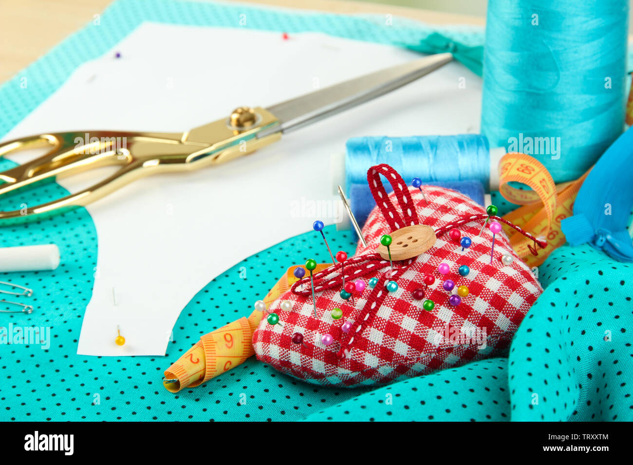 Sewing tools fashion design Stock Photo - Alamy