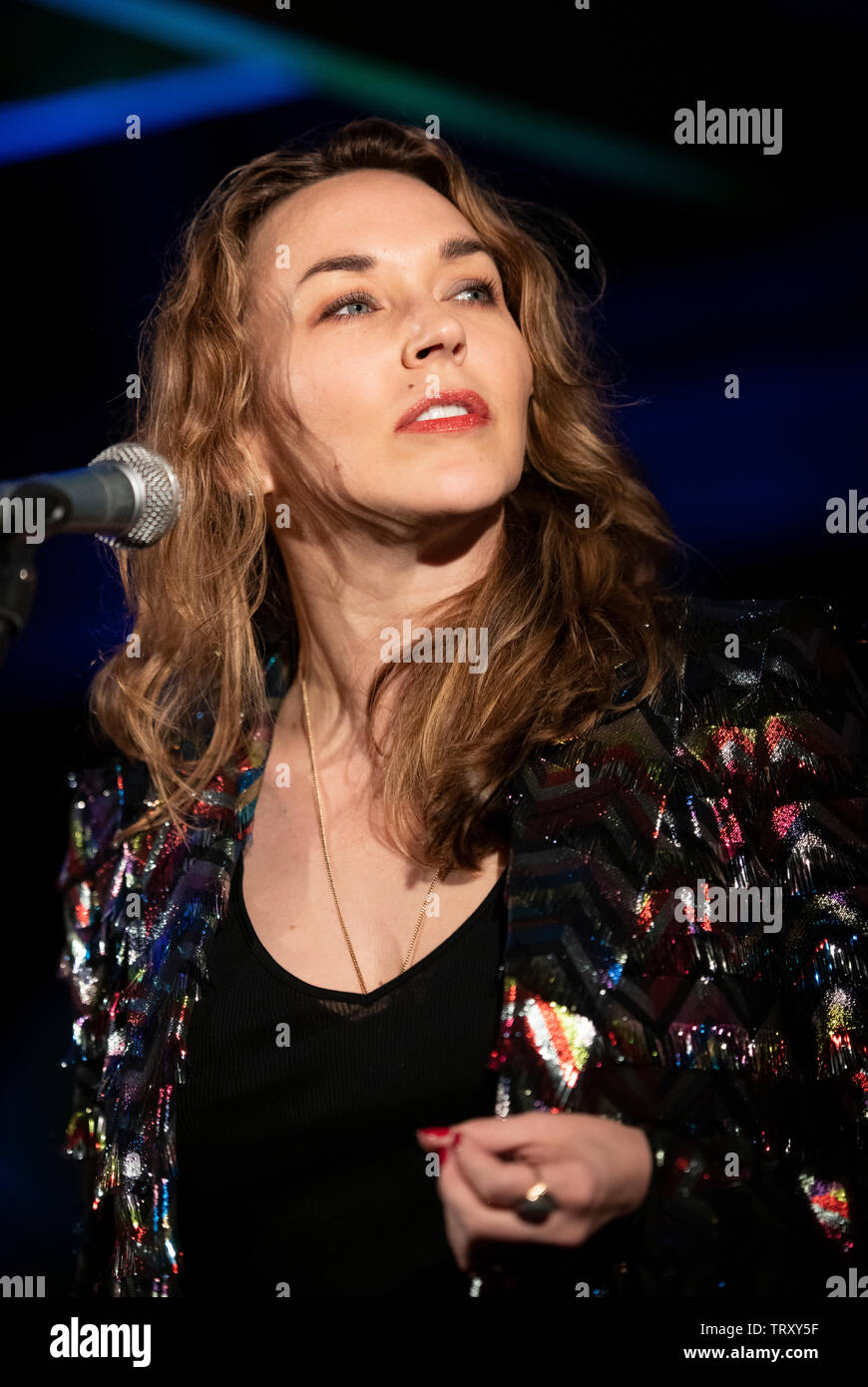 Sunny Ozell Live Red Rooster 2019 Stock Photo - Alamy