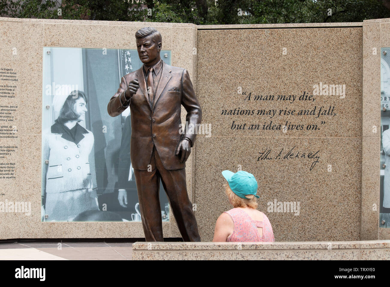 John kennedy bronze statue jfk hi-res stock photography and images - Alamy