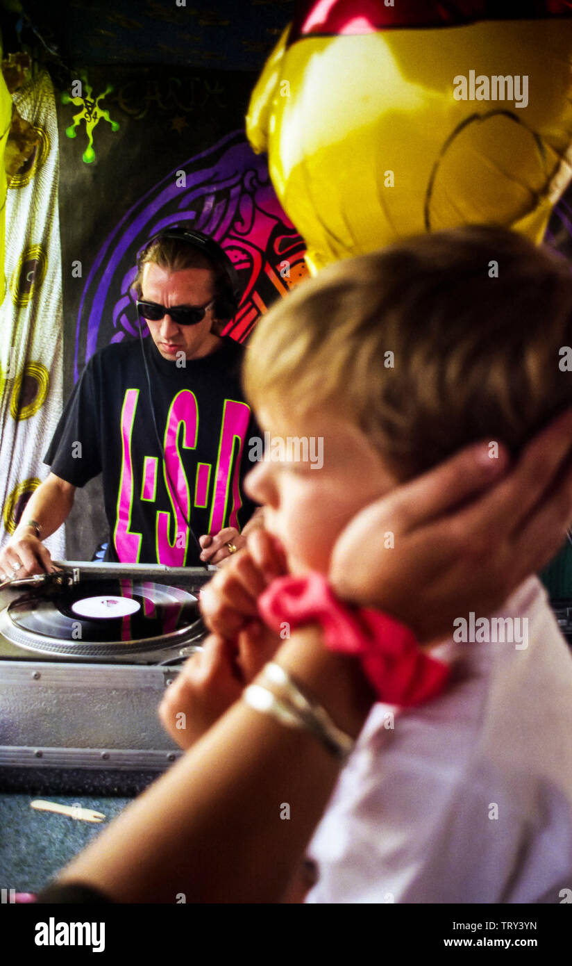 Dj decks child hi-res stock photography and images - Alamy
