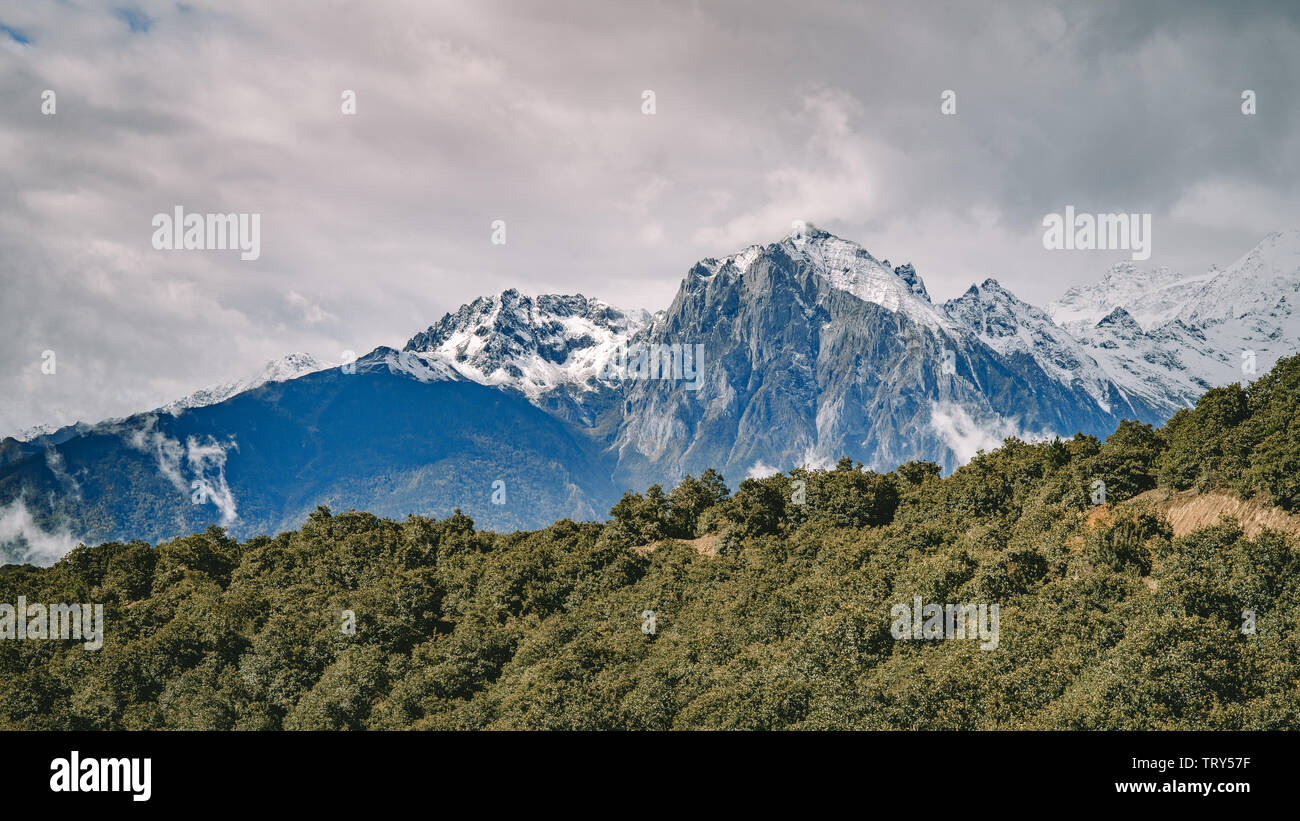 Meri Snow Mountain, Yunnan Stock Photo - Alamy