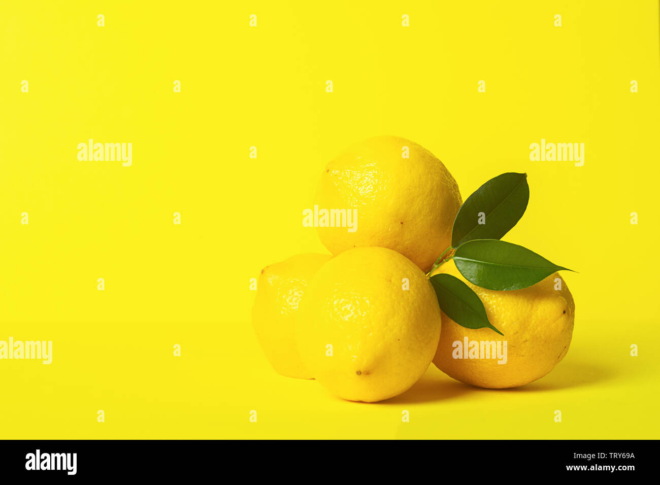 Lemon slides hi-res stock photography and images - Alamy