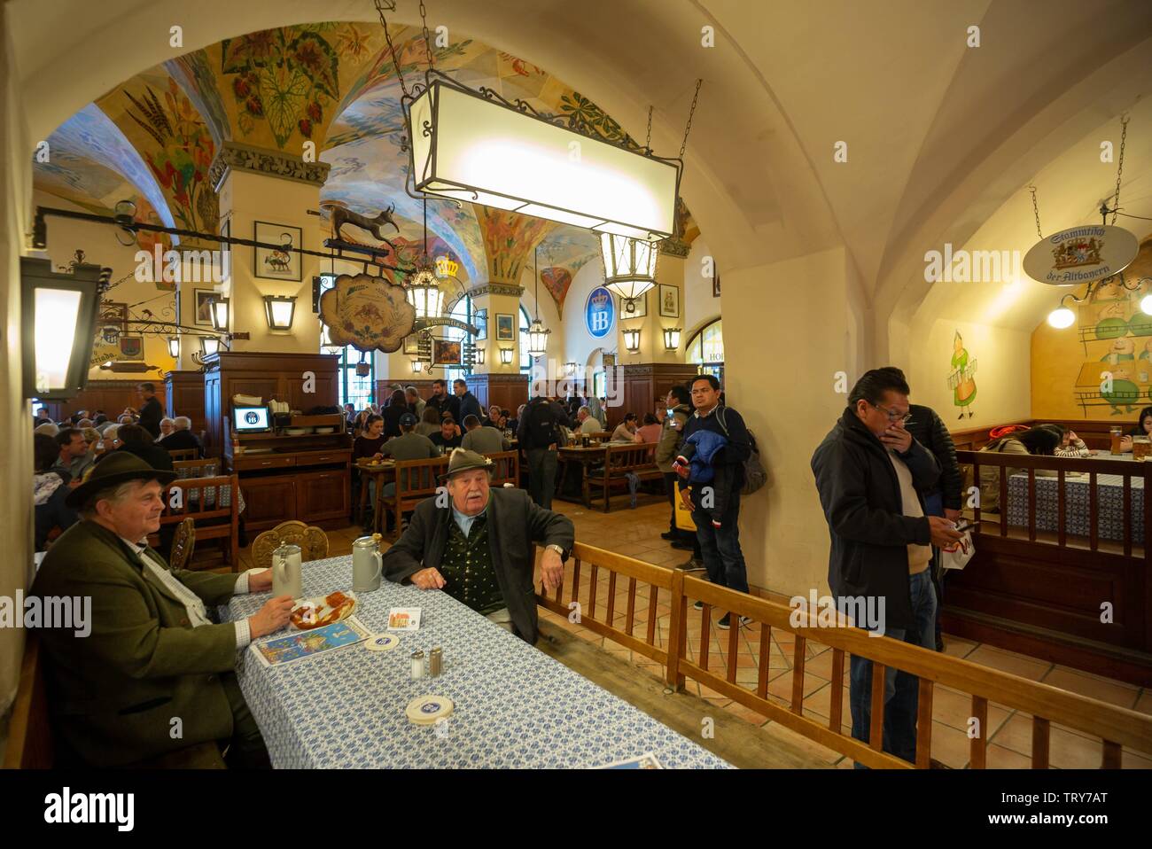 The drinking hall in the historic Hofbräuhaus in the centre of the ...