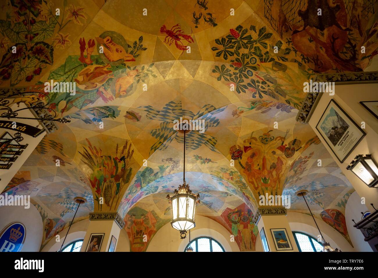 The drinking hall in the historic Hofbräuhaus in the centre of the ...