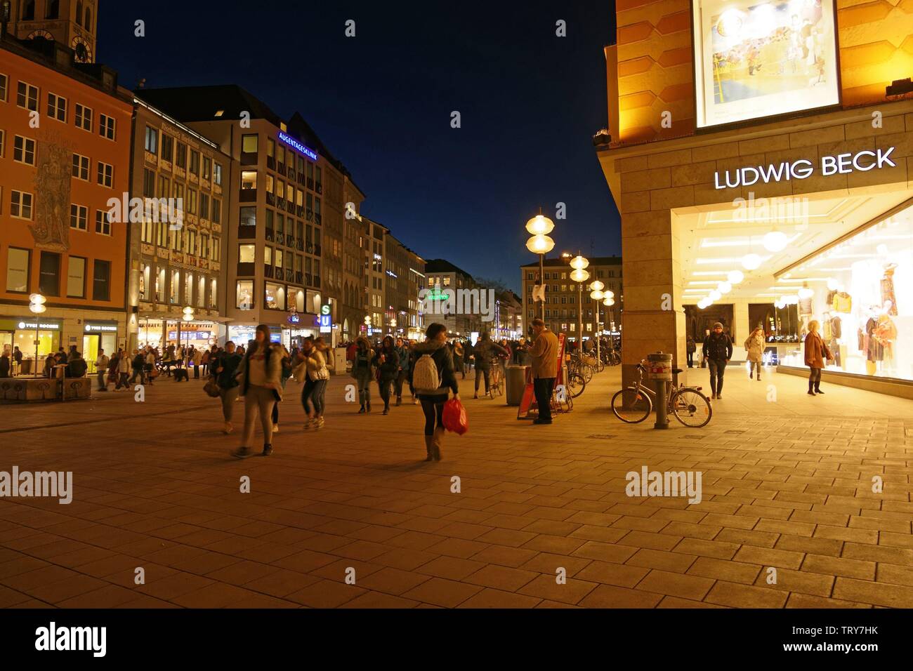 Night scene in Marienplatz, Munich, Upper Bavaria, Germany, Europe ...