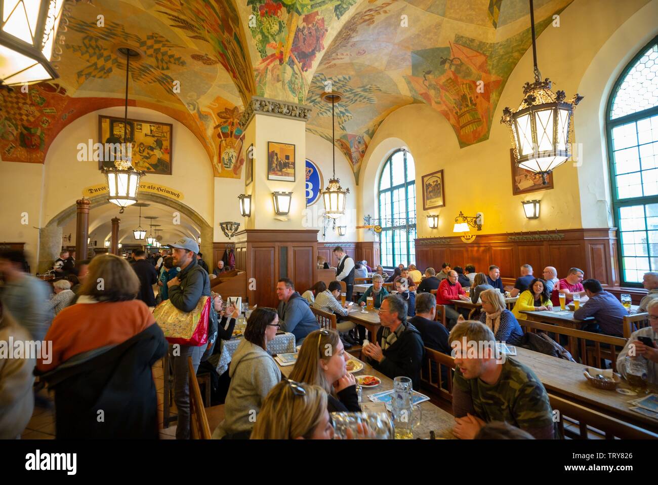 The drinking hall in the historic Hofbräuhaus in the centre of the ...
