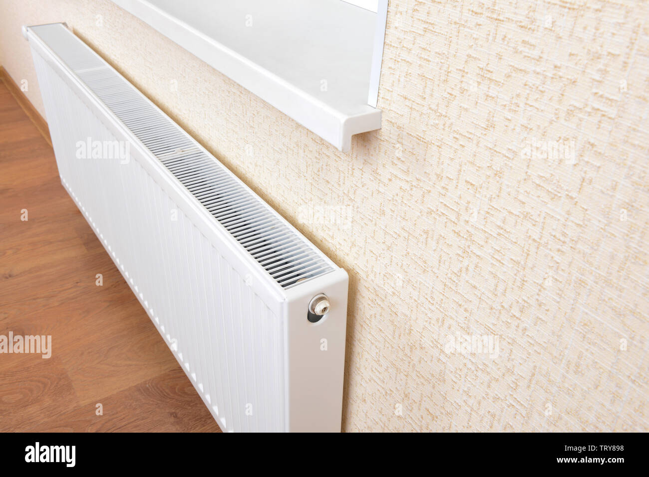 Radiator pipework hi-res stock photography and images - Alamy