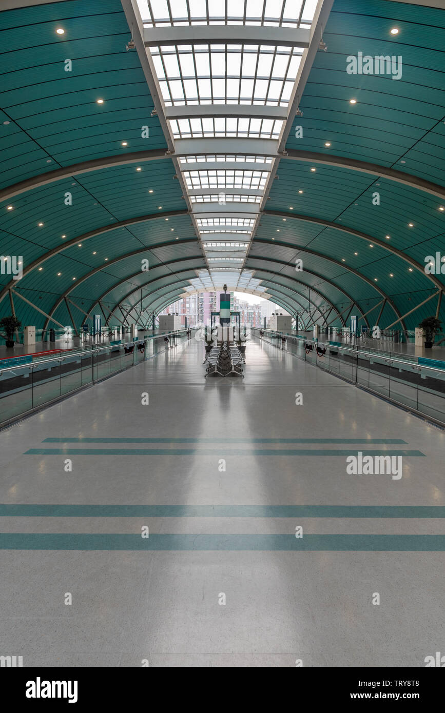 Shanghai Maglev Train Longyang Road Station Platform Stock Photo - Alamy