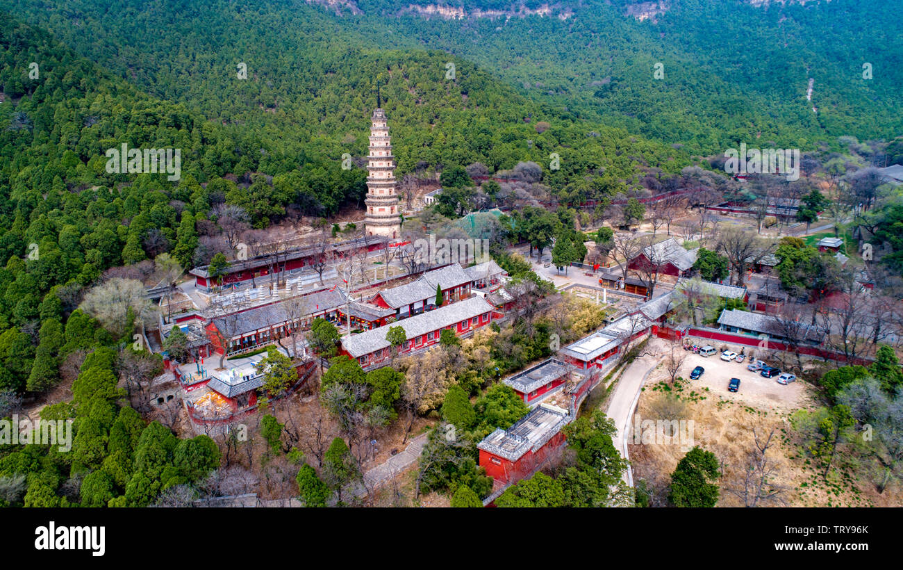 Jinan Lingyan Temple Stock Photo - Alamy