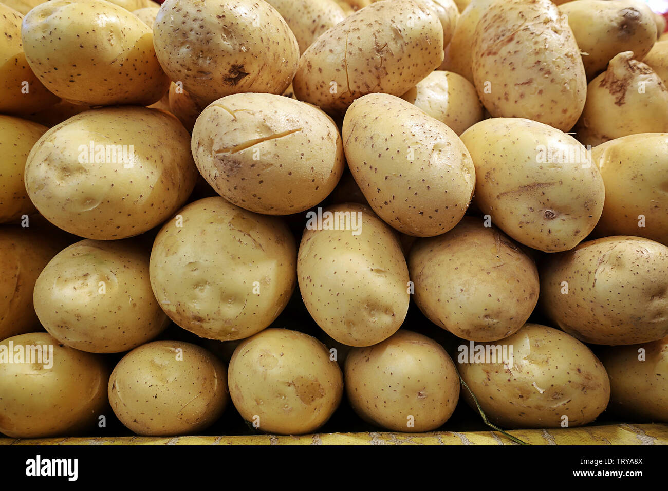 Fresh Organic Vegetable Food Potato in Grocery Stock Photo - Alamy