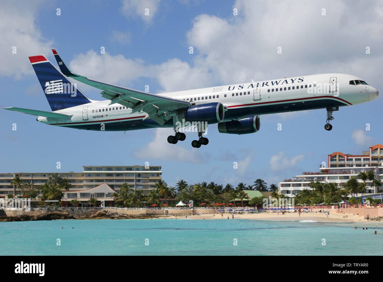 St. Maarten – 17. February 2014: US Airways Boeing 757-200 at Princess ...