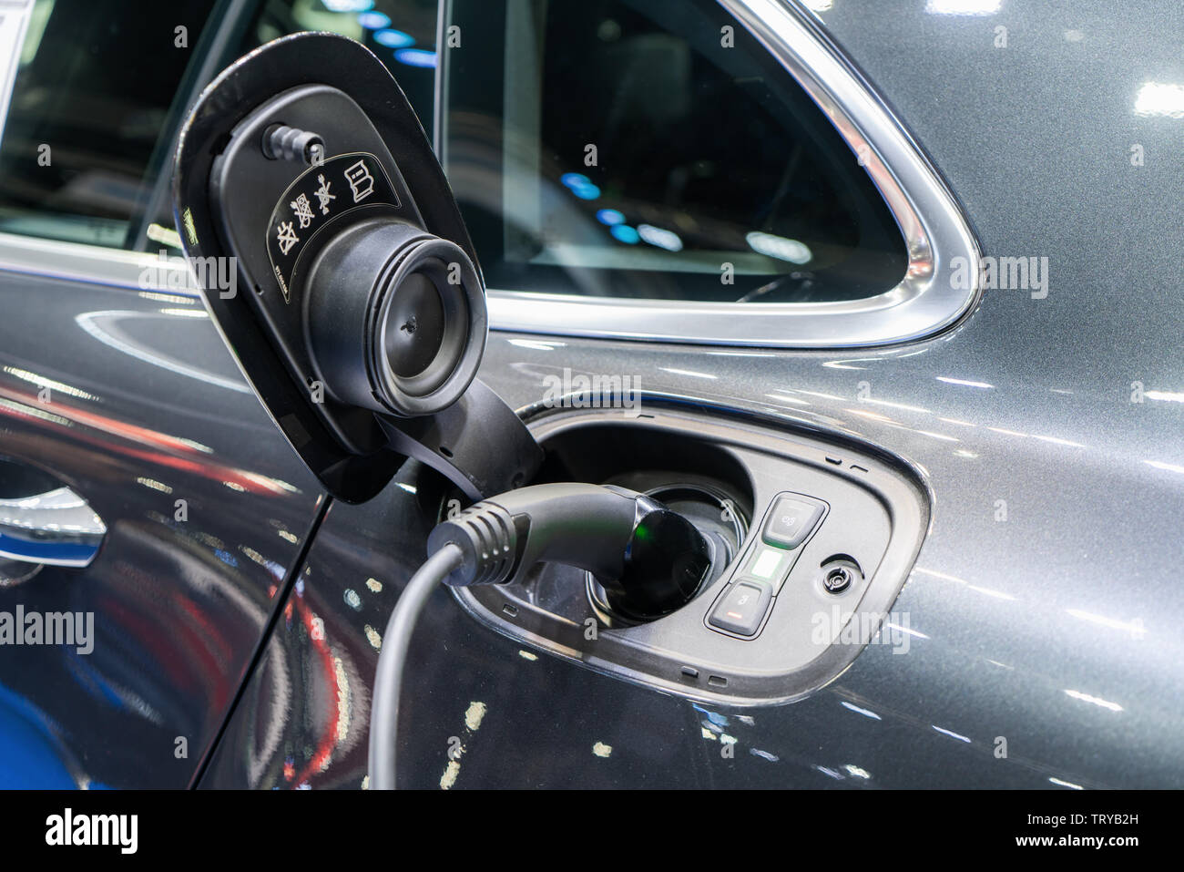 Power supply connect to electric vehicle for charge to the battery ...