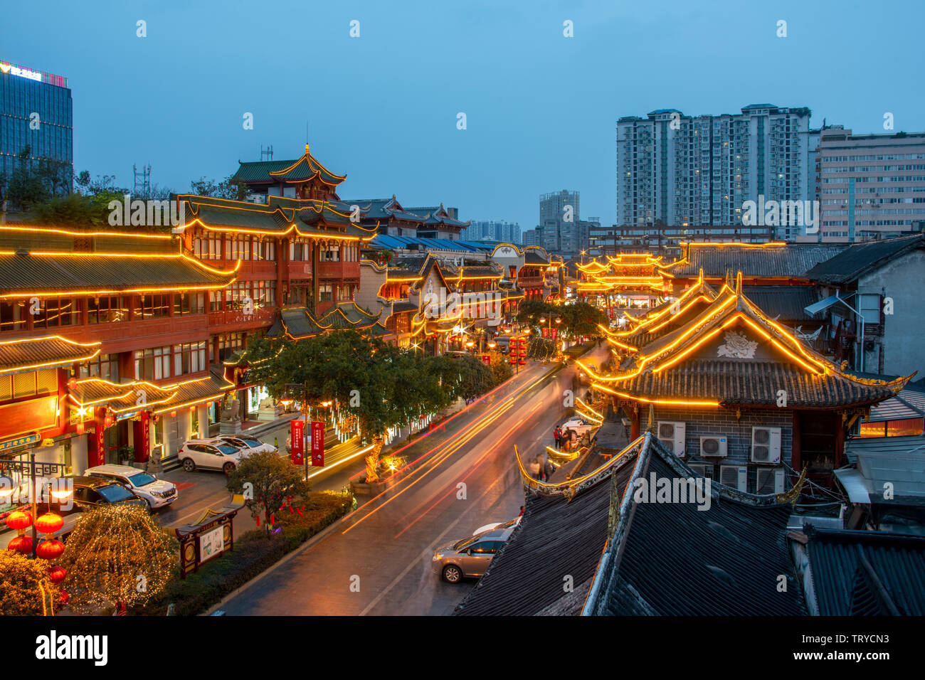 China sichuan province chengdu folk hi-res stock photography and images ...