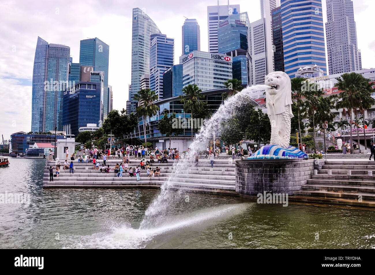 Merlion park hi-res stock photography and images - Alamy