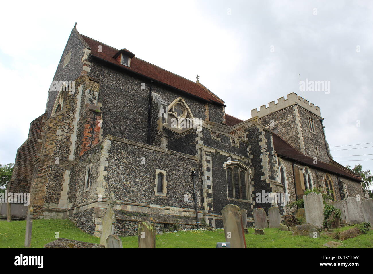 English church flint stone hi-res stock photography and images - Alamy
