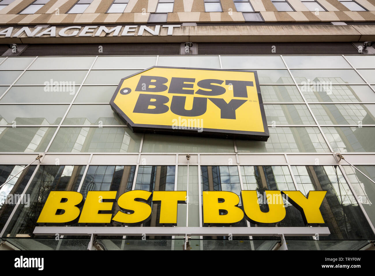 Best buy logo hi-res stock photography and images - Alamy