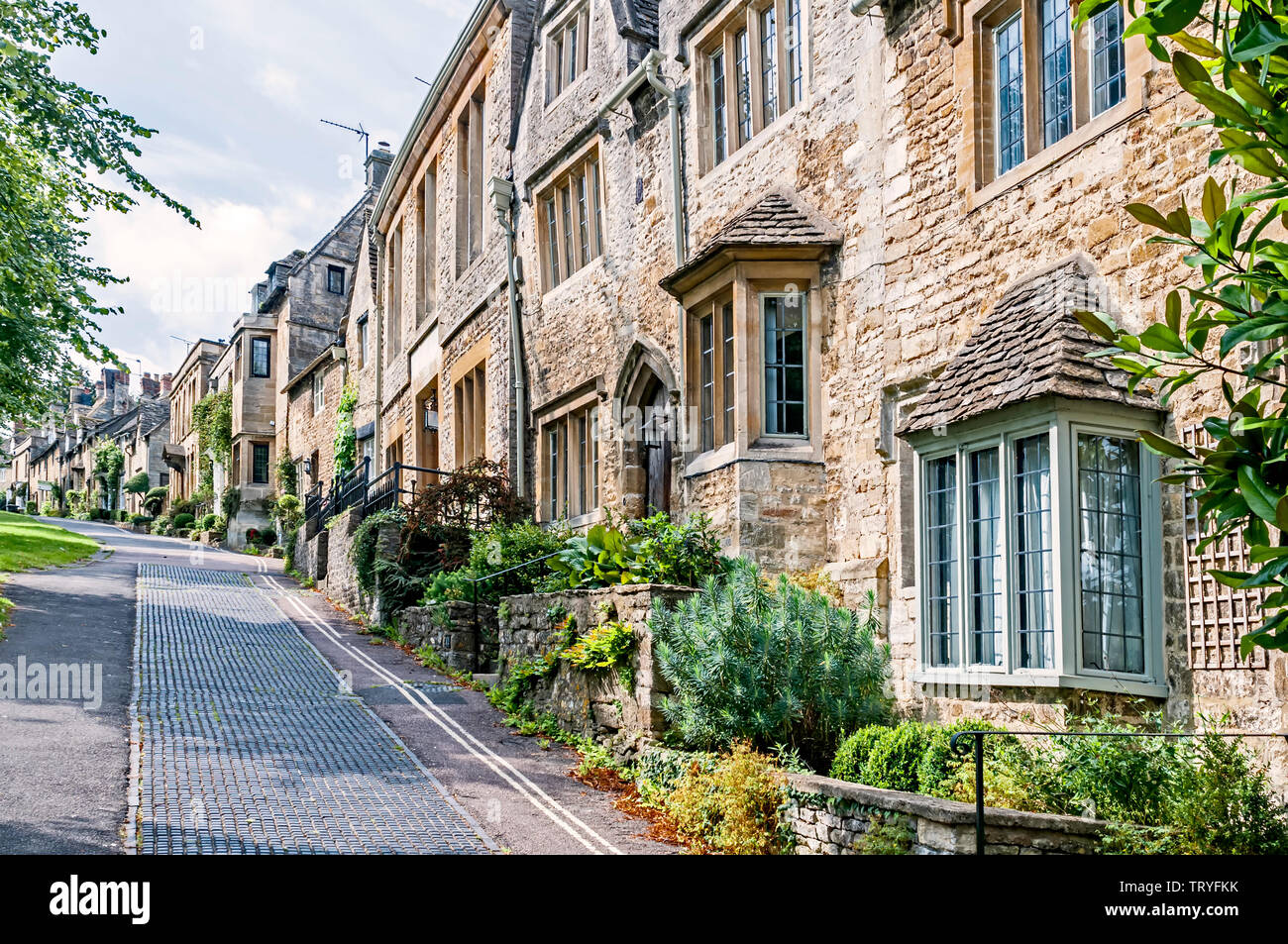 Burford (England, Cotswolds) High Street; Straße in Burford Stock Photo ...