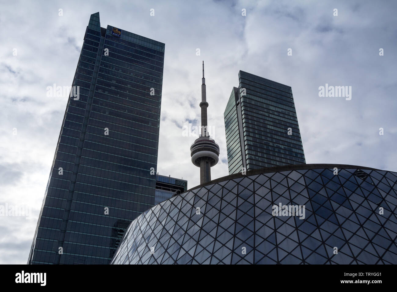 TORONTO, CANADA - NOVEMBER 13, 2018: Canadian National Tower (CN Tower ...