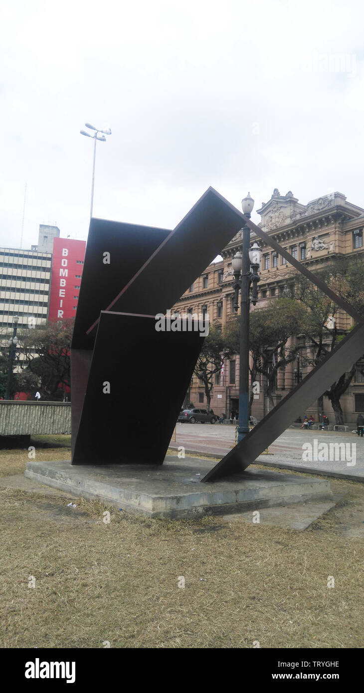 Diálogo sculpture, Franz Weissmann, Se square, Se, Downtown, São Paulo ...