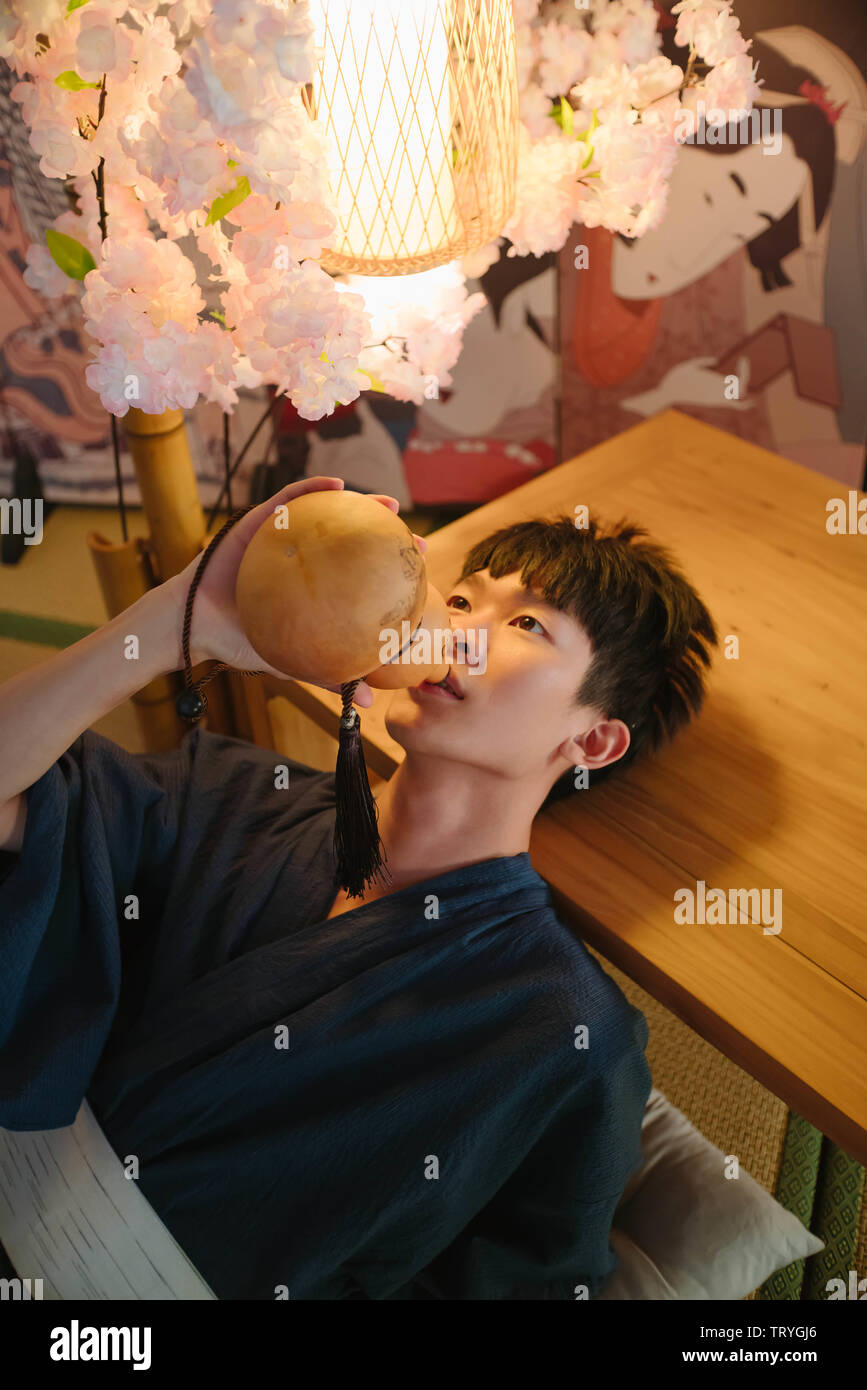 Japanese portrait kimono portrait Stock Photo - Alamy