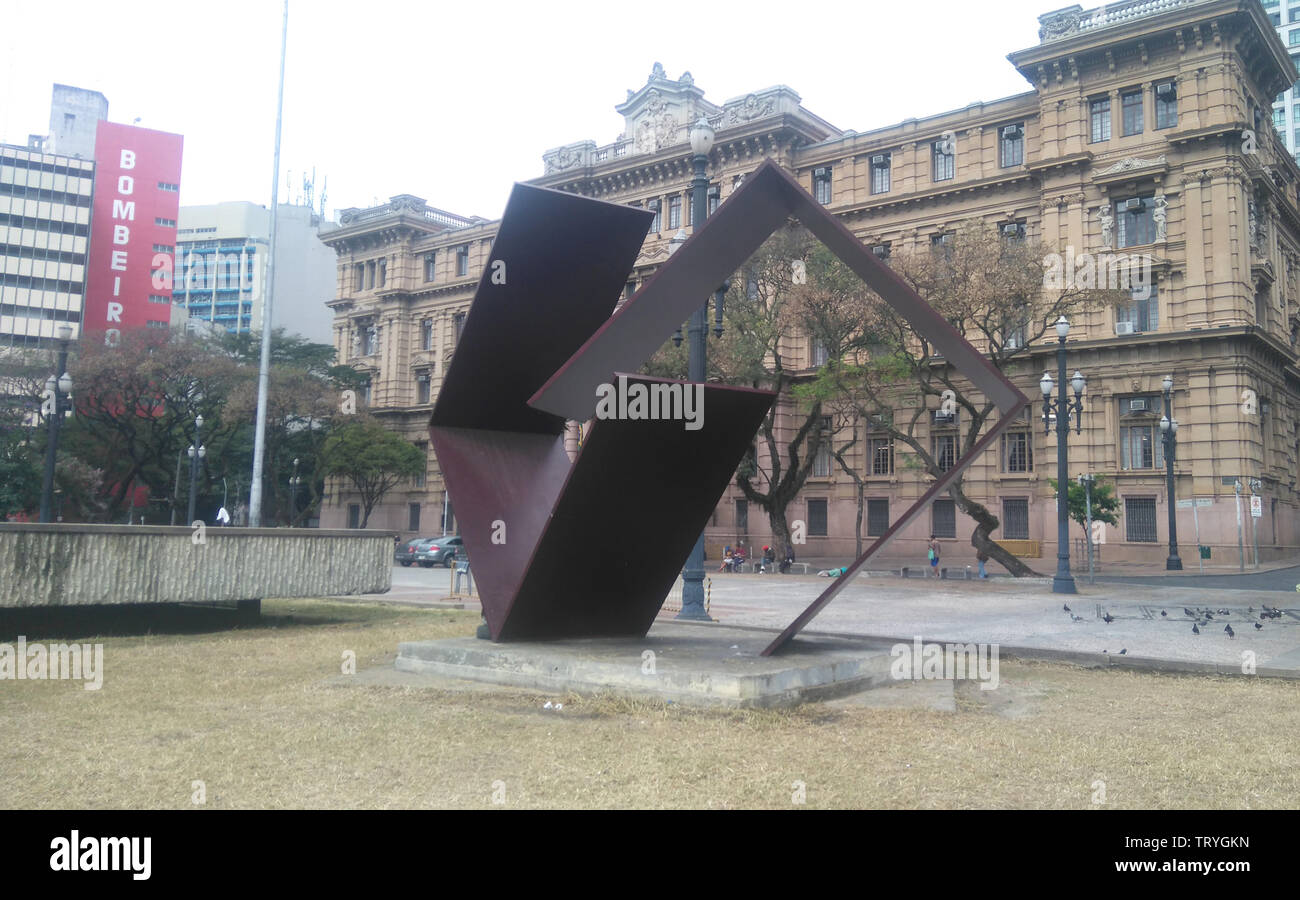 Diálogo sculpture, Franz Weissmann, Se square, Se, Downtown, São Paulo ...
