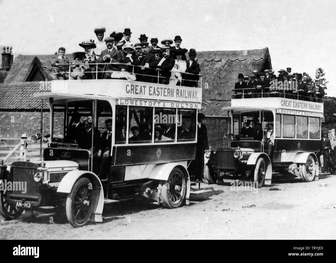 Edwardian buses Black and White Stock Photos & Images - Alamy