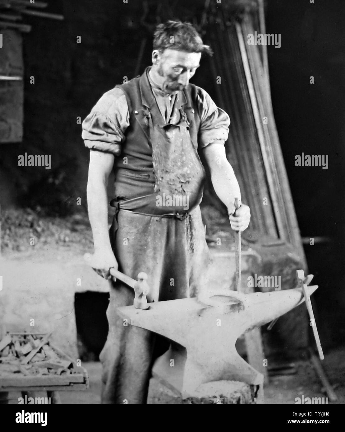 Farrier vintage Black and White Stock Photos & Images - Alamy