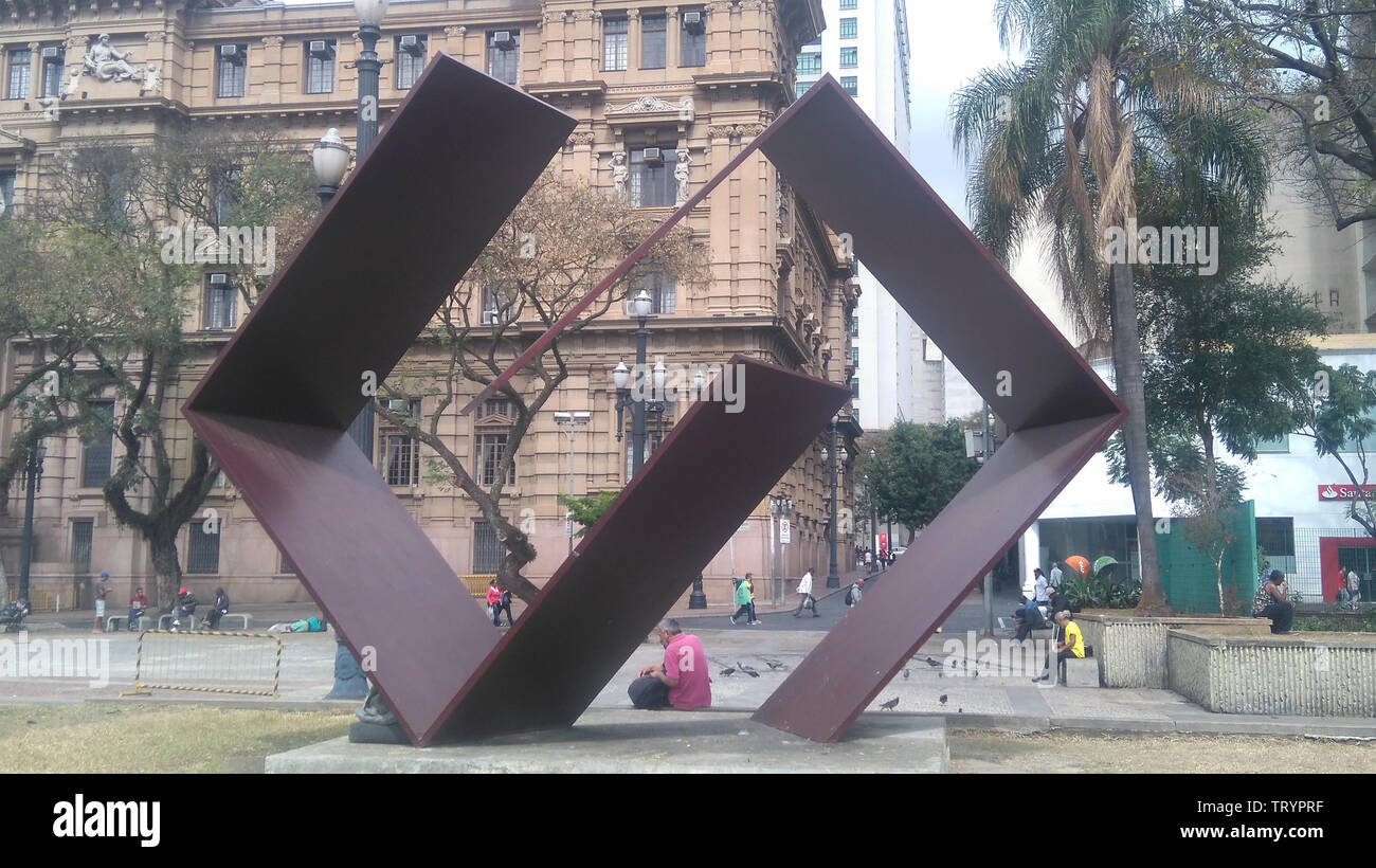 Diálogo sculpture, Franz Weissmann, Se square, Se, Downtown, São Paulo ...