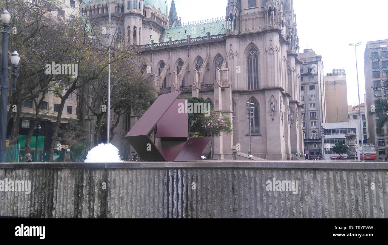 Diálogo sculpture, Franz Weissmann, Se square, Se, Downtown, São Paulo ...