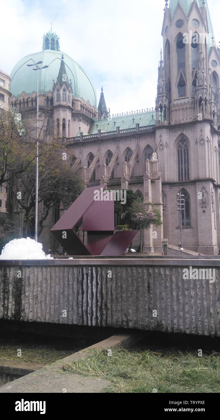 Diálogo sculpture, Franz Weissmann, Se square, Se, Downtown, São Paulo ...