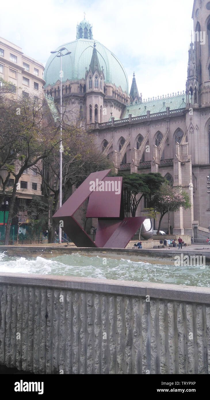 Diálogo sculpture, Franz Weissmann, Se square, Se, Downtown, São Paulo ...