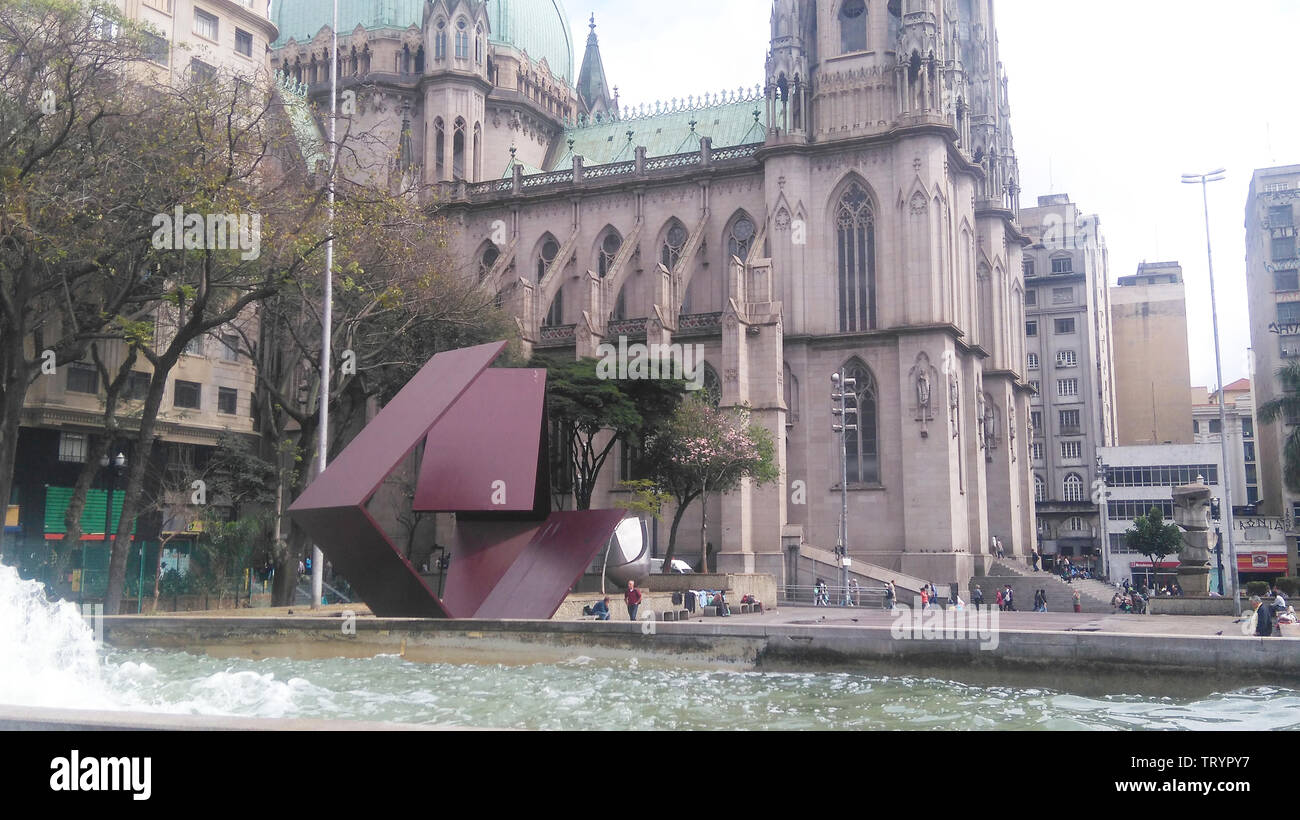 Diálogo sculpture, Franz Weissmann, Se square, Se, Downtown, São Paulo ...
