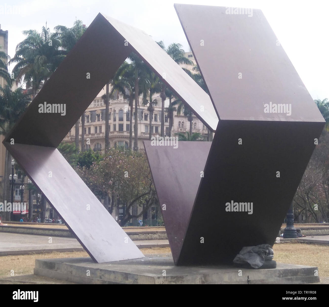 Diálogo sculpture, Franz Weissmann, Se square, Se, Downtown, São Paulo ...