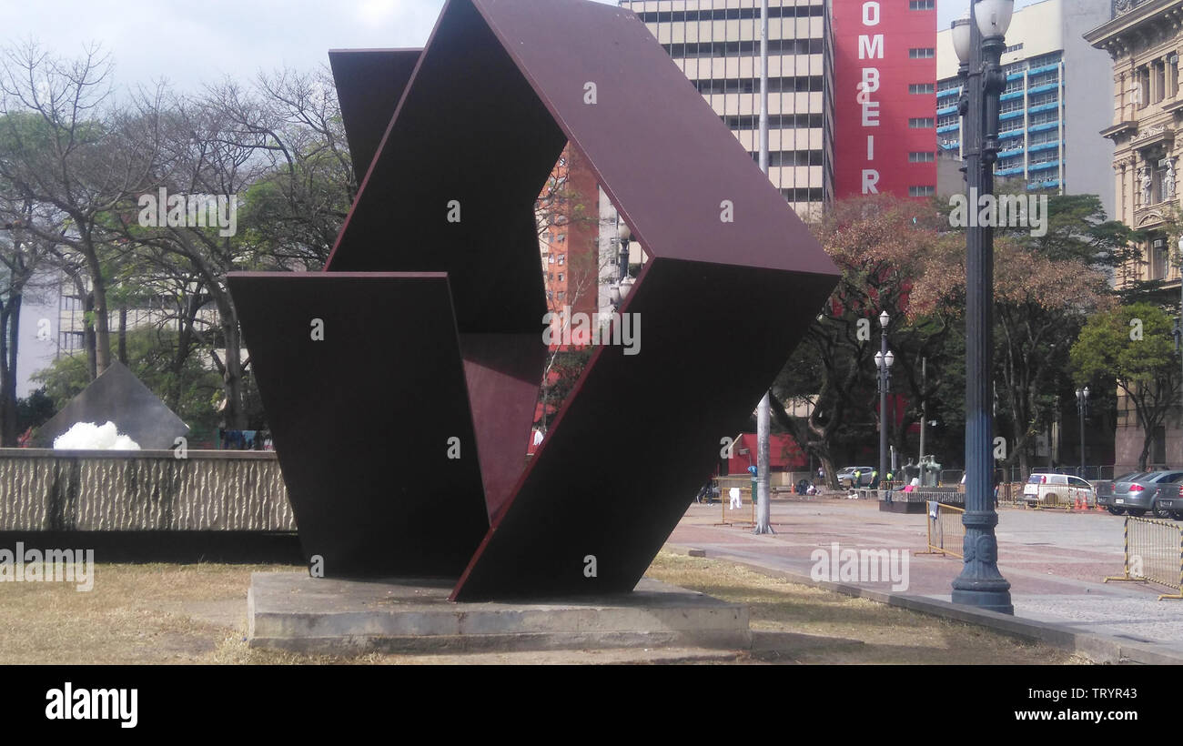 Diálogo sculpture, Franz Weissmann, Se square, Se, Downtown, São Paulo ...