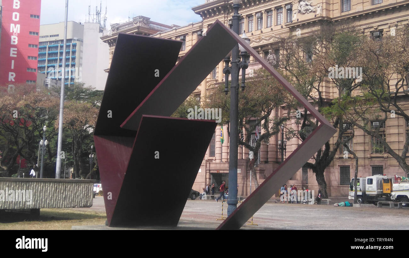 Diálogo sculpture, Franz Weissmann, Se square, Se, Downtown, São Paulo ...